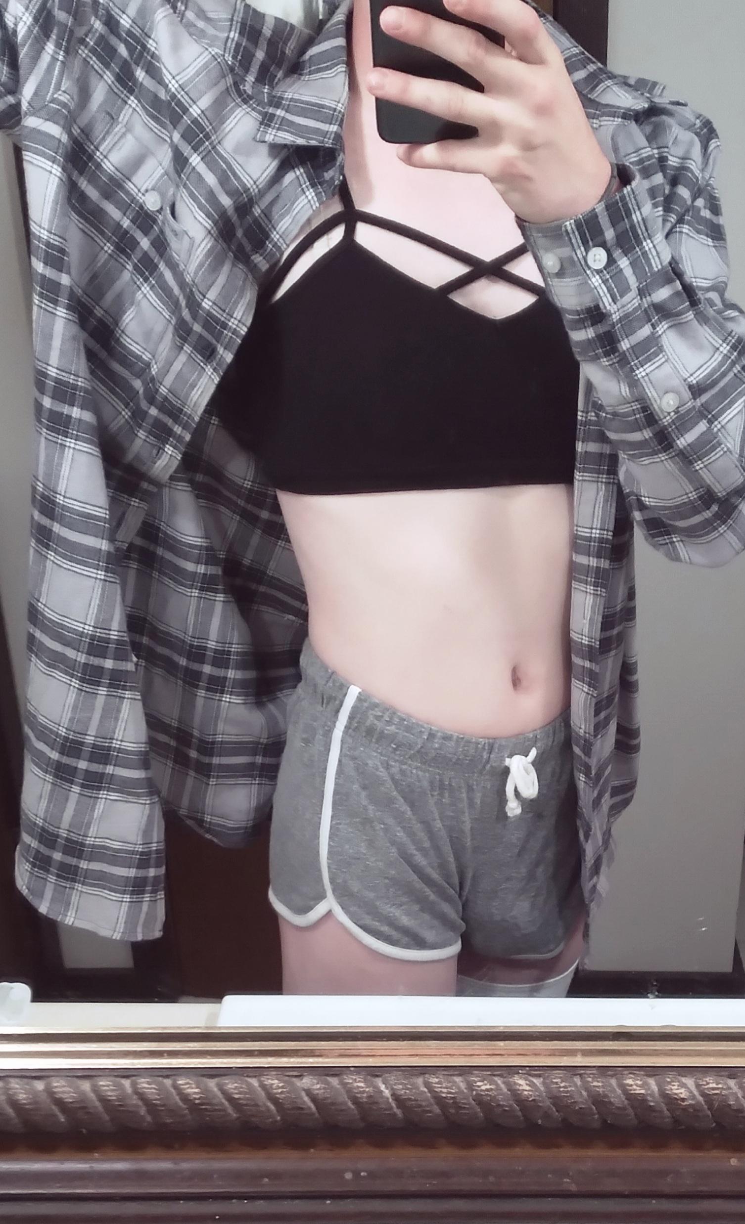 peep the bulge.. 🤭💕😜 | Scrolller