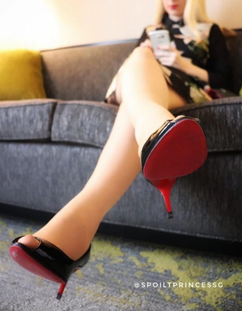 Peep toes and pantyhose. | Scrolller