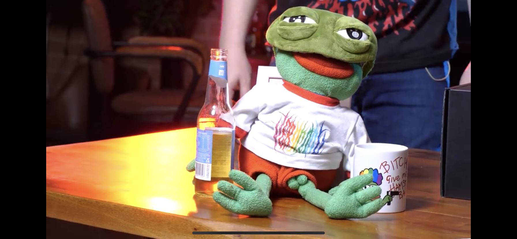 Pepe in pain | Scrolller