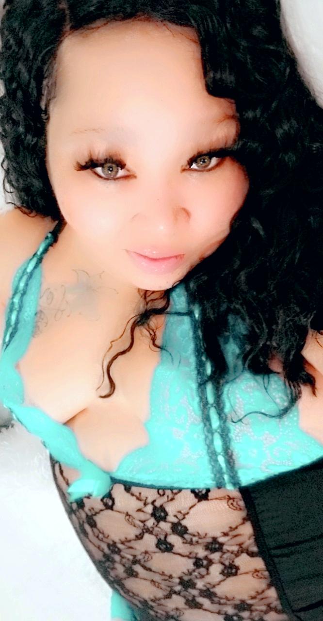 Perfect night to cuddle 💋💋💋 | Scrolller