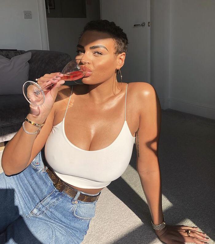 Perfect pair | Scrolller