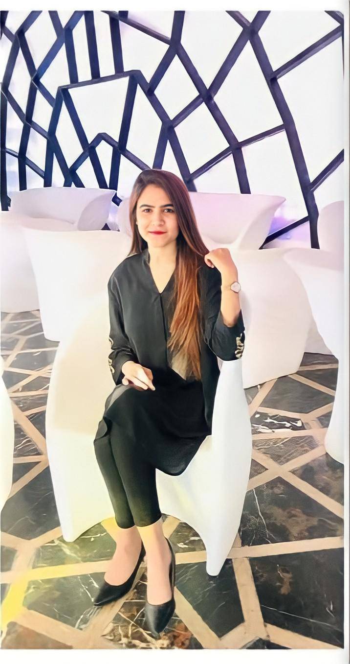 Petite=small but hot... Agree? | Scrolller