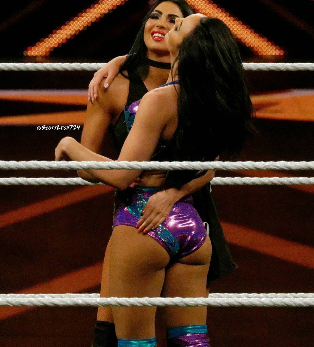 Peyton looking fine from behind 😍 | Scrolller