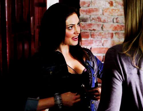 Phoebe Tonkin | Scrolller