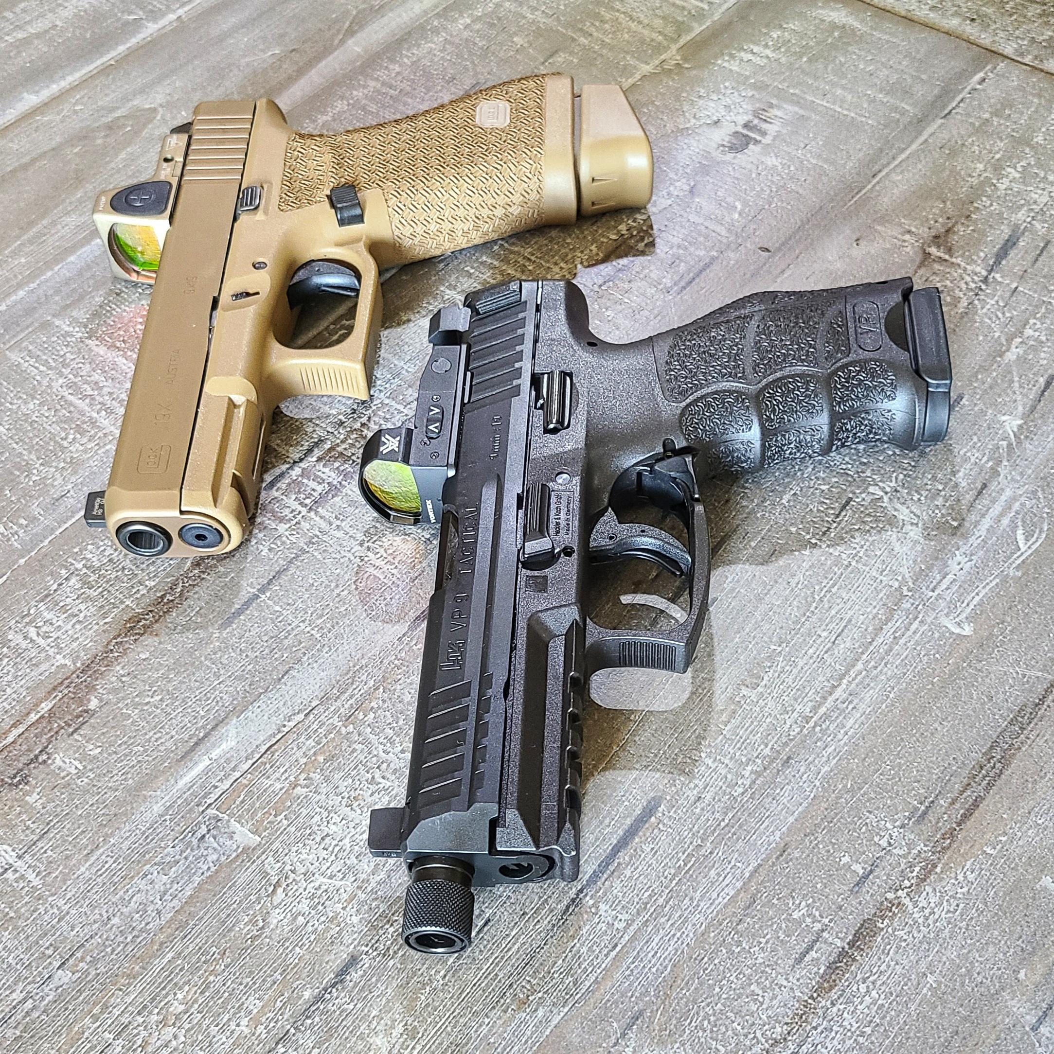 Pick one: Glock 19X x RMR | H&K VP9T x Venom | Scrolller