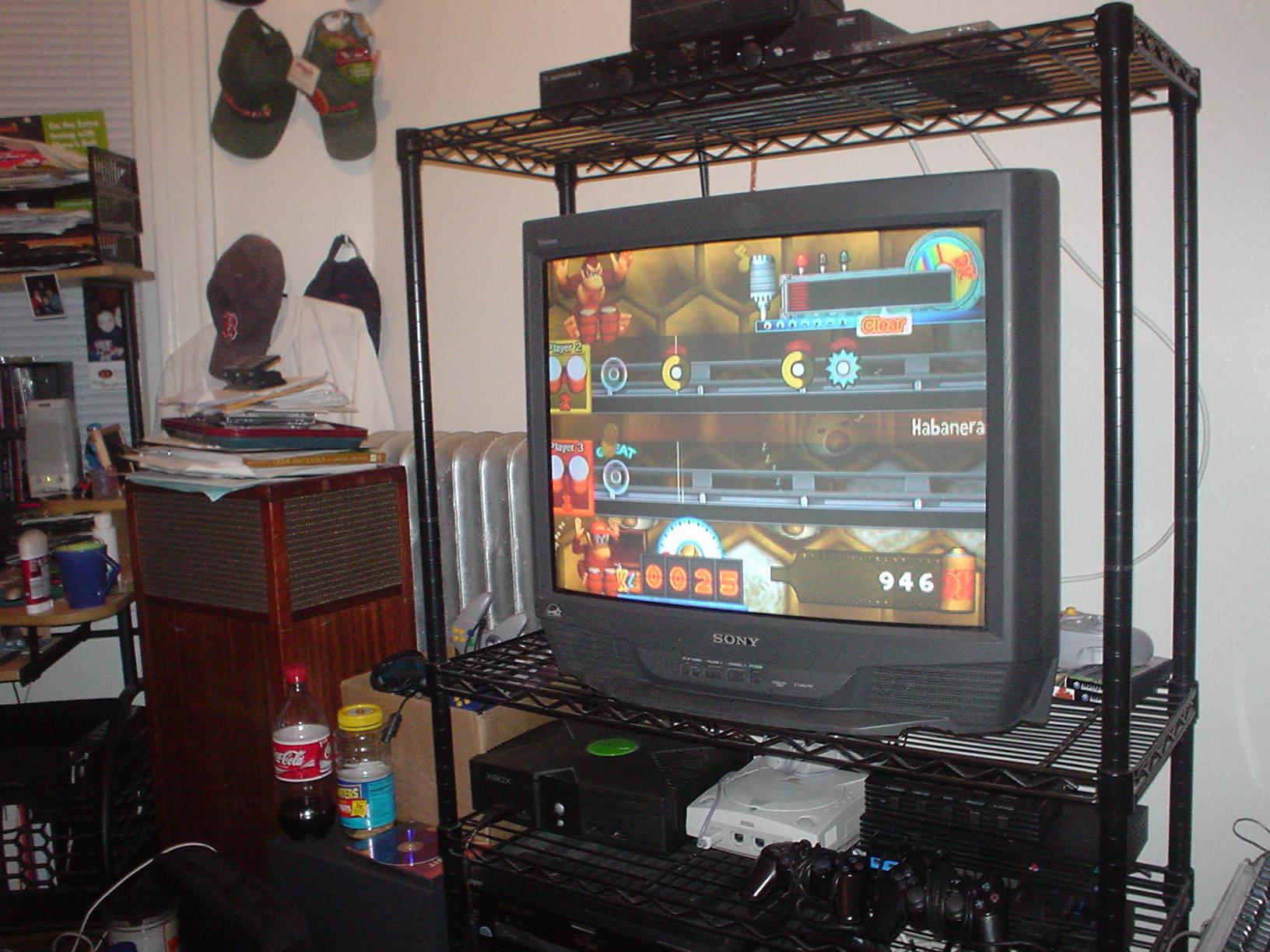 Picture from 2005 of Sony Trinitron Setup | Scrolller