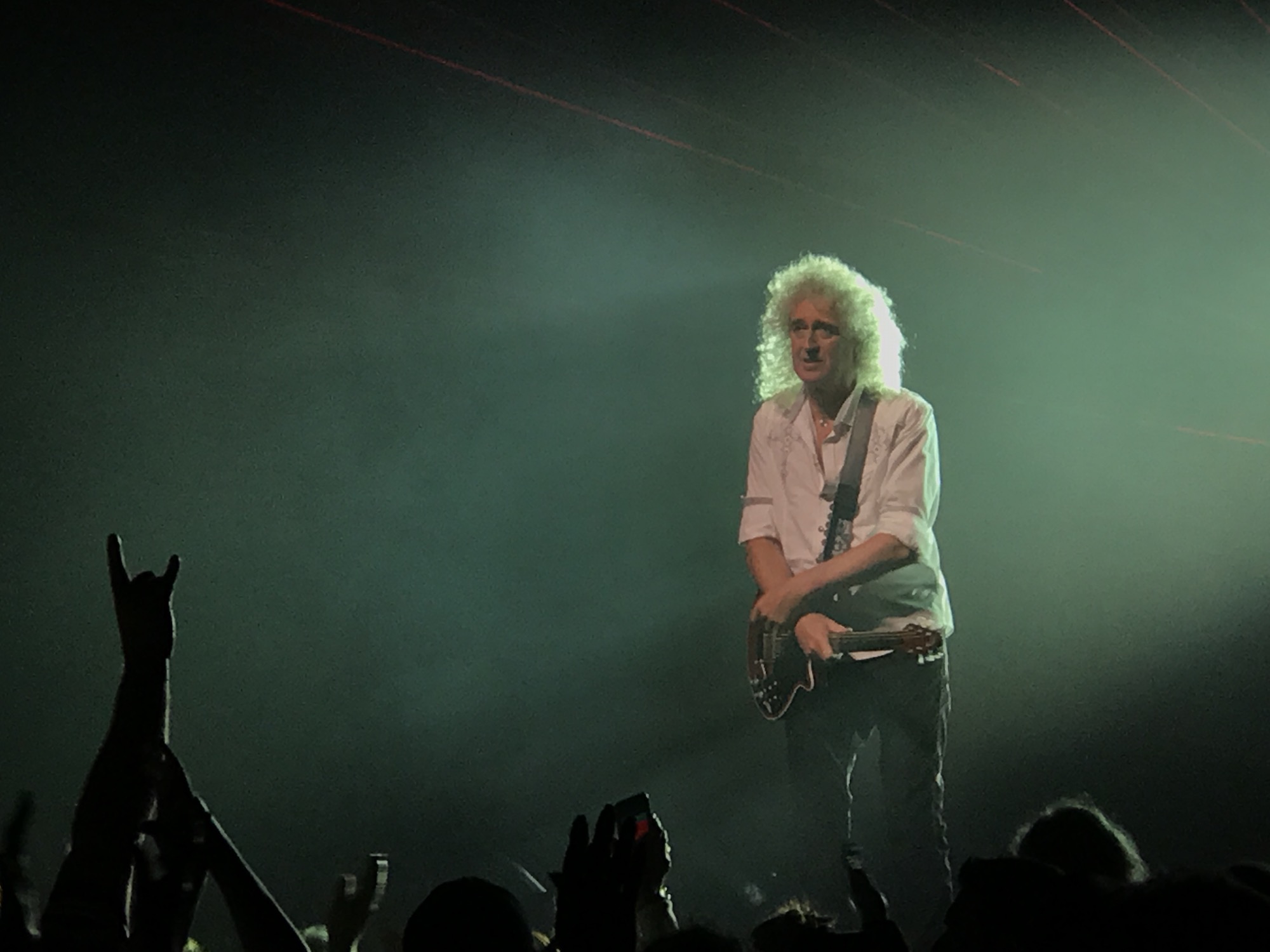 Picture I took of Brian May of Queen. Phenomenal show and an even more phenomenal guy. | Scrolller