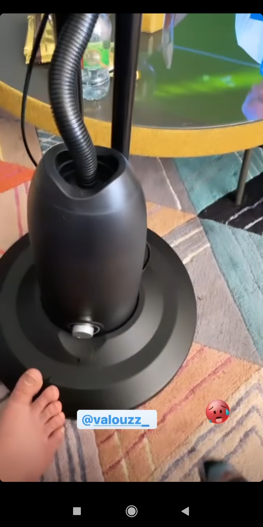 Pied de pidi dans sa sto | Scrolller