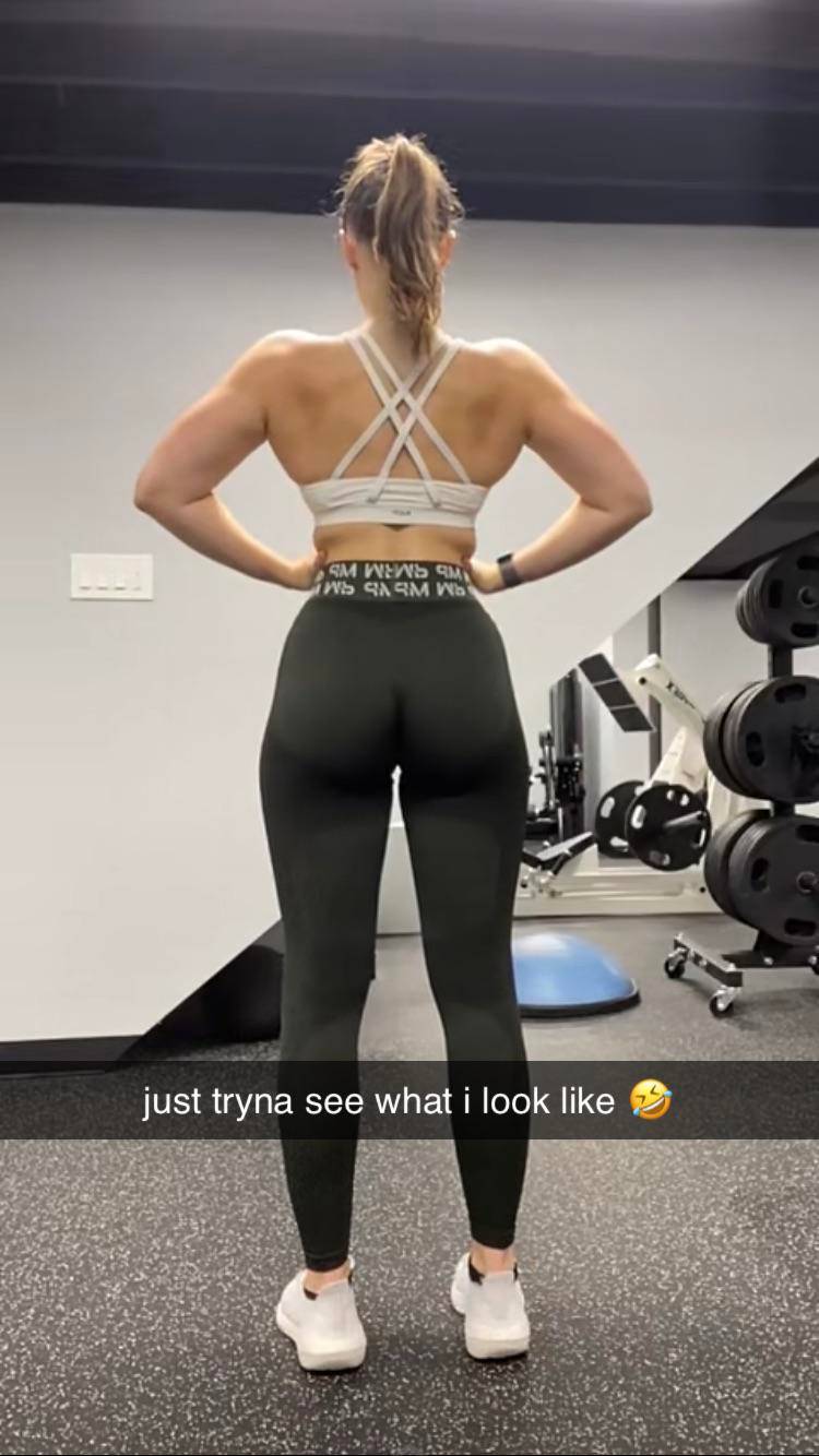 Pineapplebrat | Scrolller