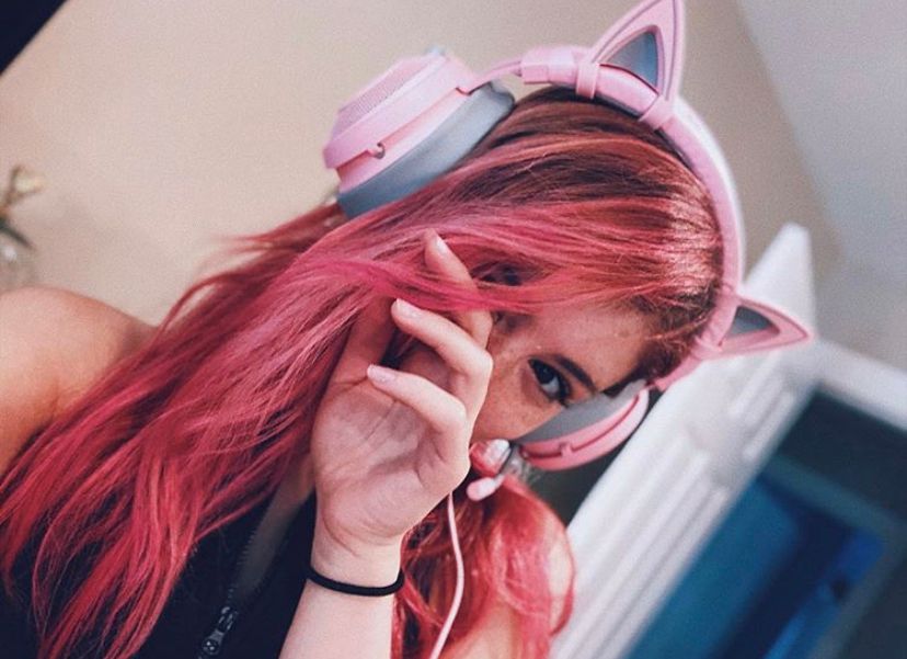 Pink Chrissy 💖 | Scrolller