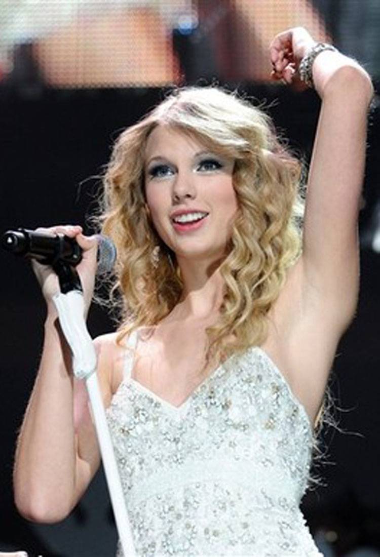 Pit up close. | Scrolller