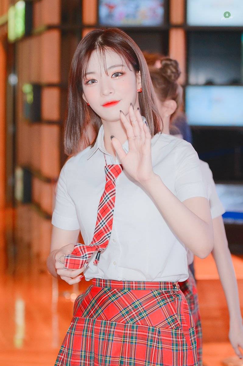 Plaid Chaeyoung | Scrolller