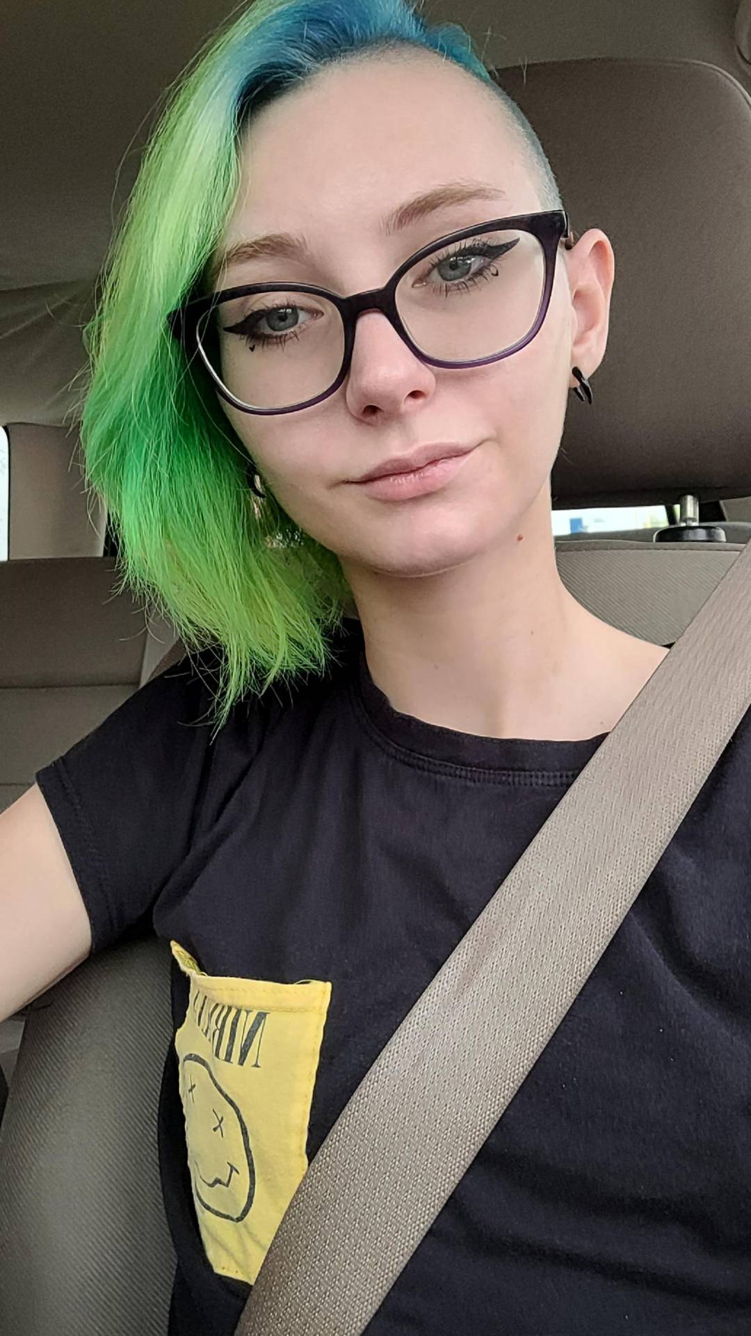 Plain Jane, nothing special. 💚💙 | Scrolller