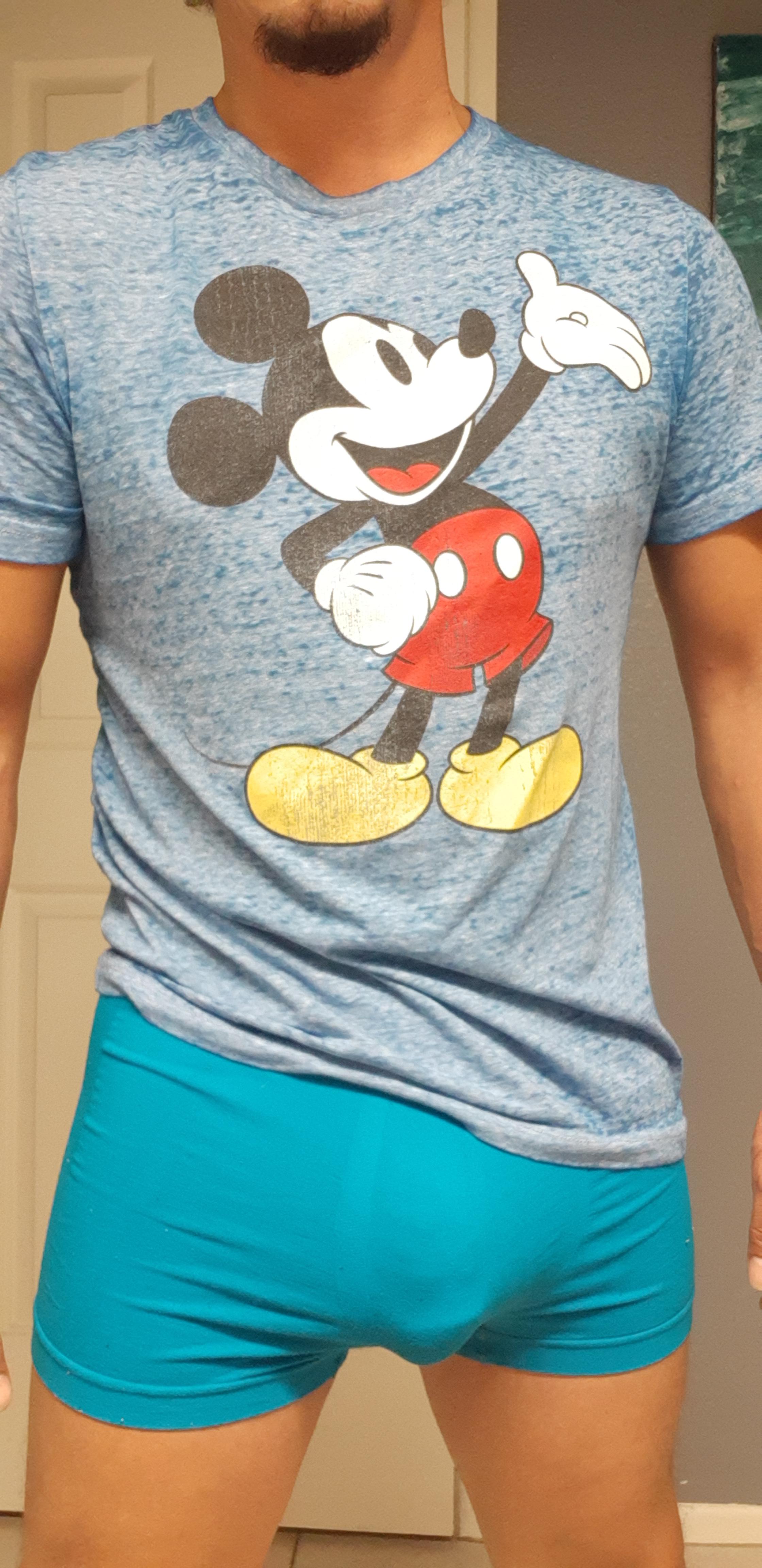 Play with my Mickey... | Scrolller