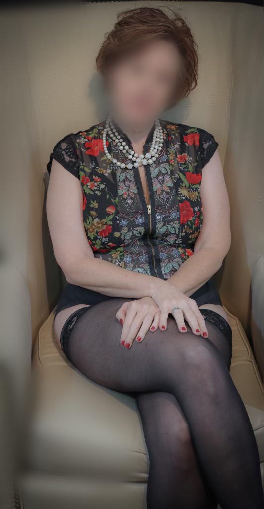 Playing dress up when my nails look fabulous | Scrolller