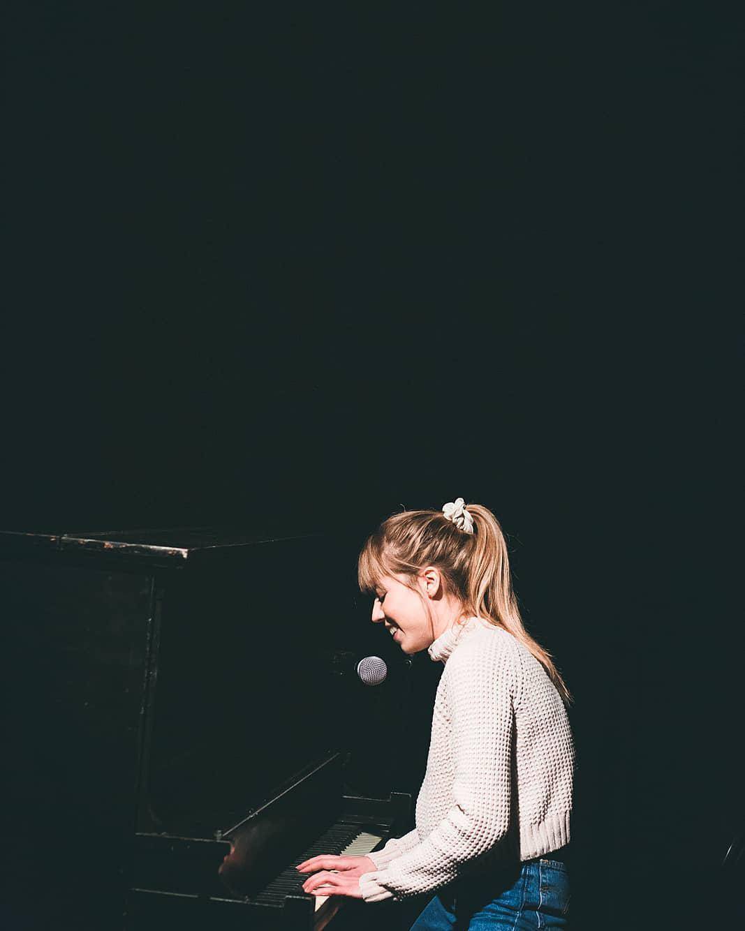 Playing piano | Scrolller