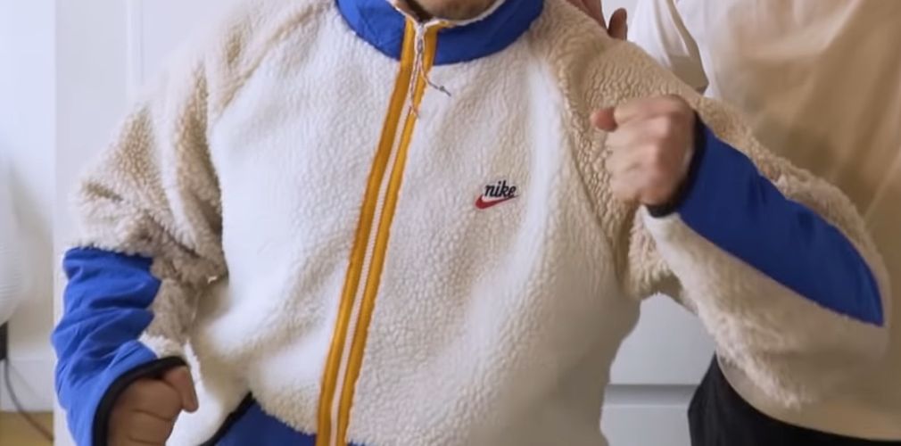PLEASE IDENTIFY THIS JACKET!!! | Scrolller