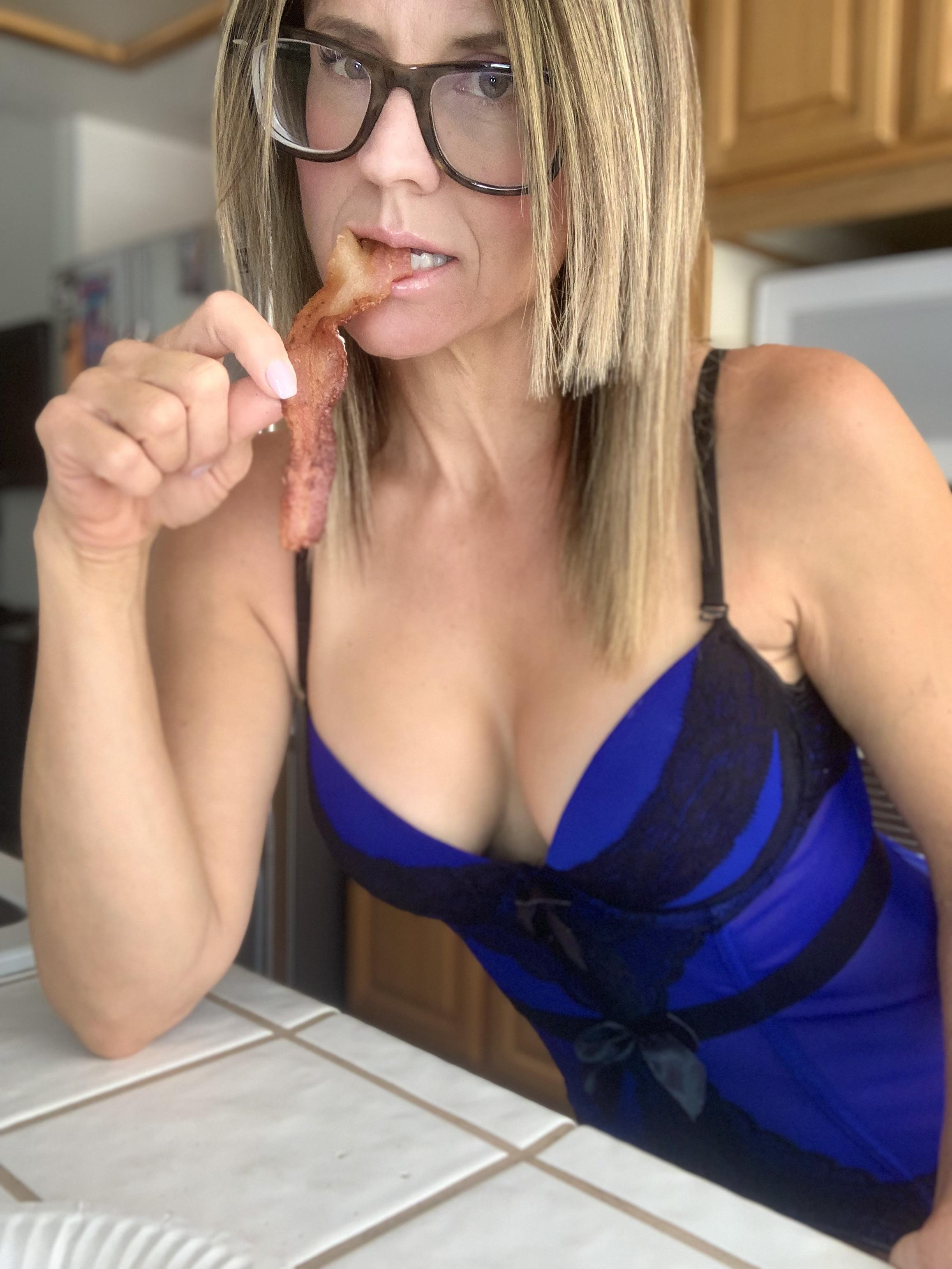 Please join me | Scrolller