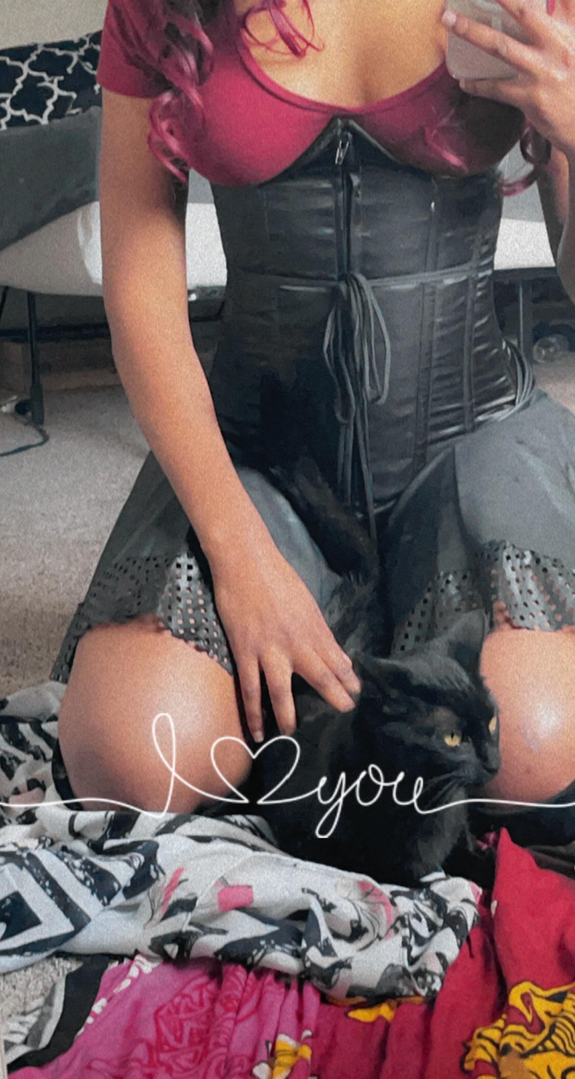 pls put it in daddy | Scrolller