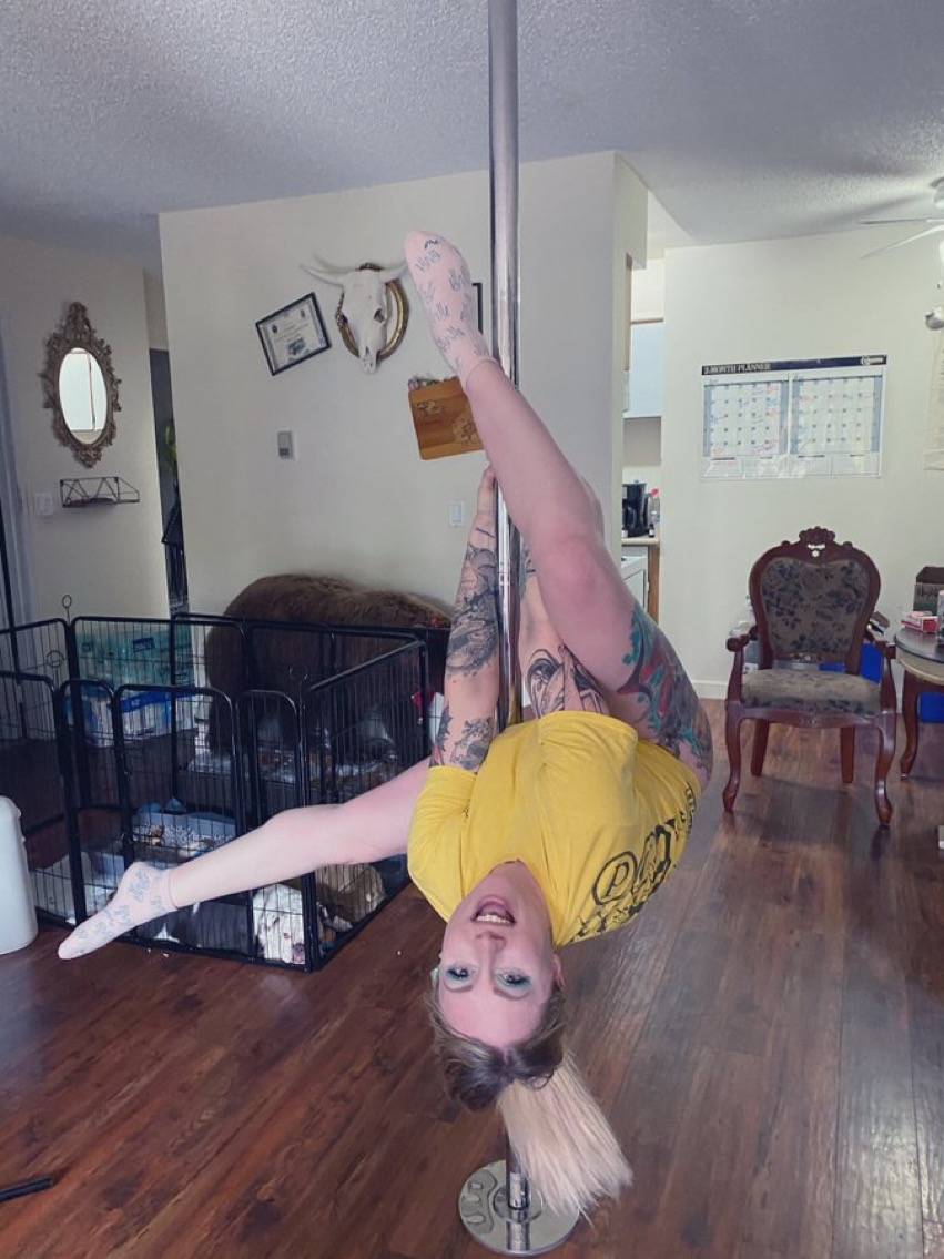 Get you a partner that can do pole! | Scrolller