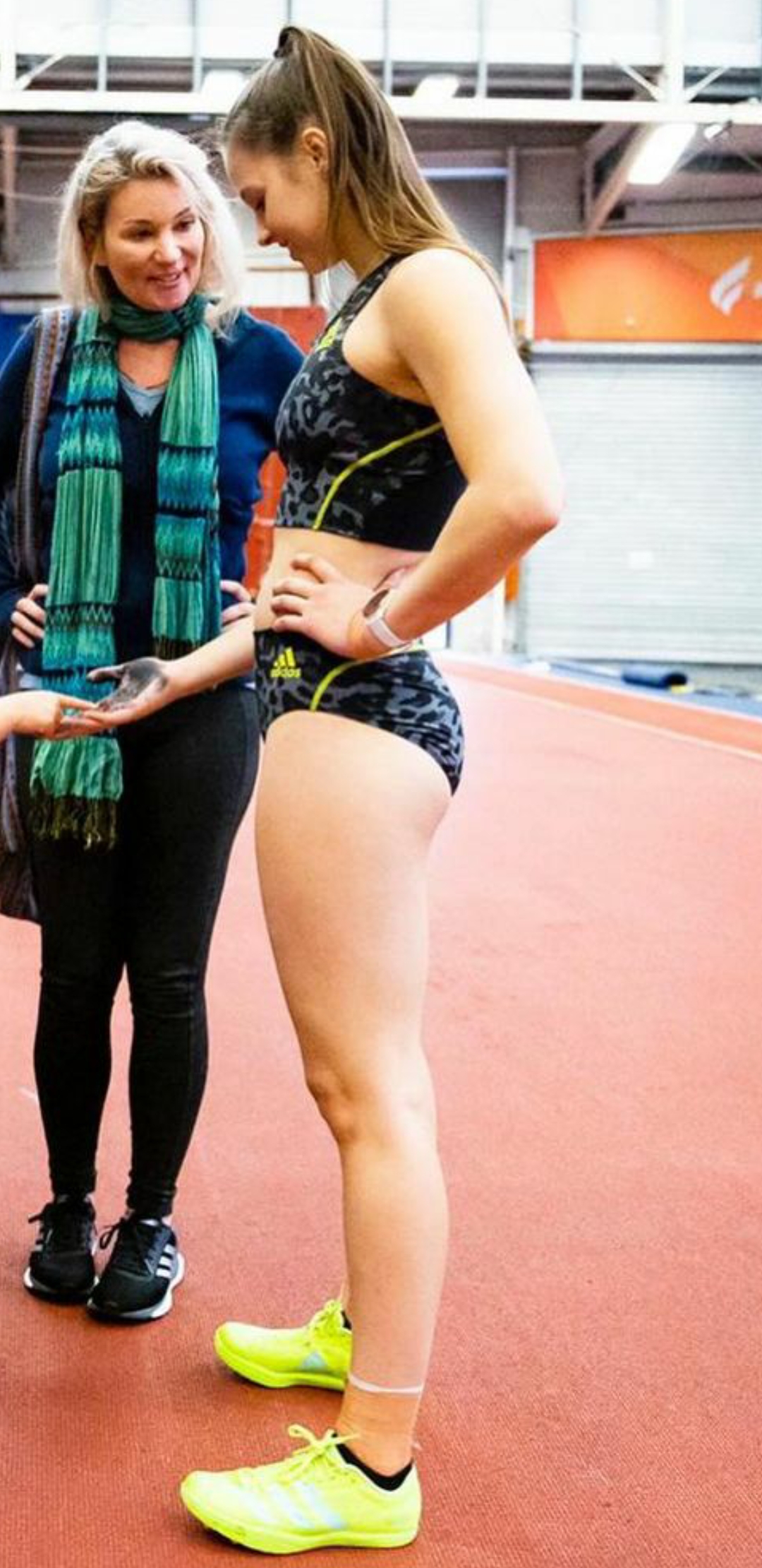 Olivia McTaggart - a nice side view of that ass | Scrolller