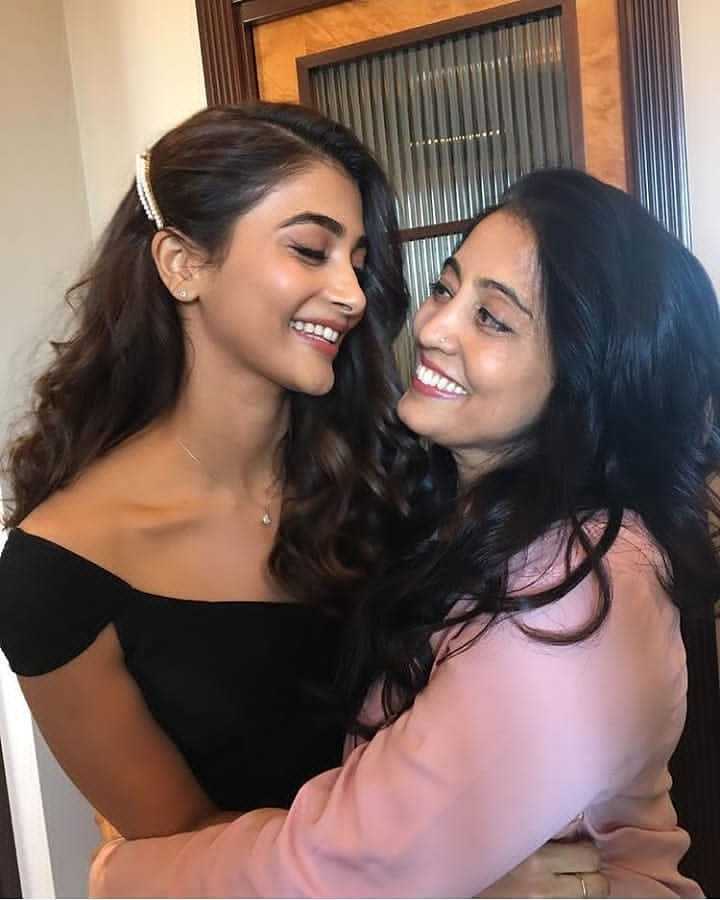 Pooja Hegde | Scrolller