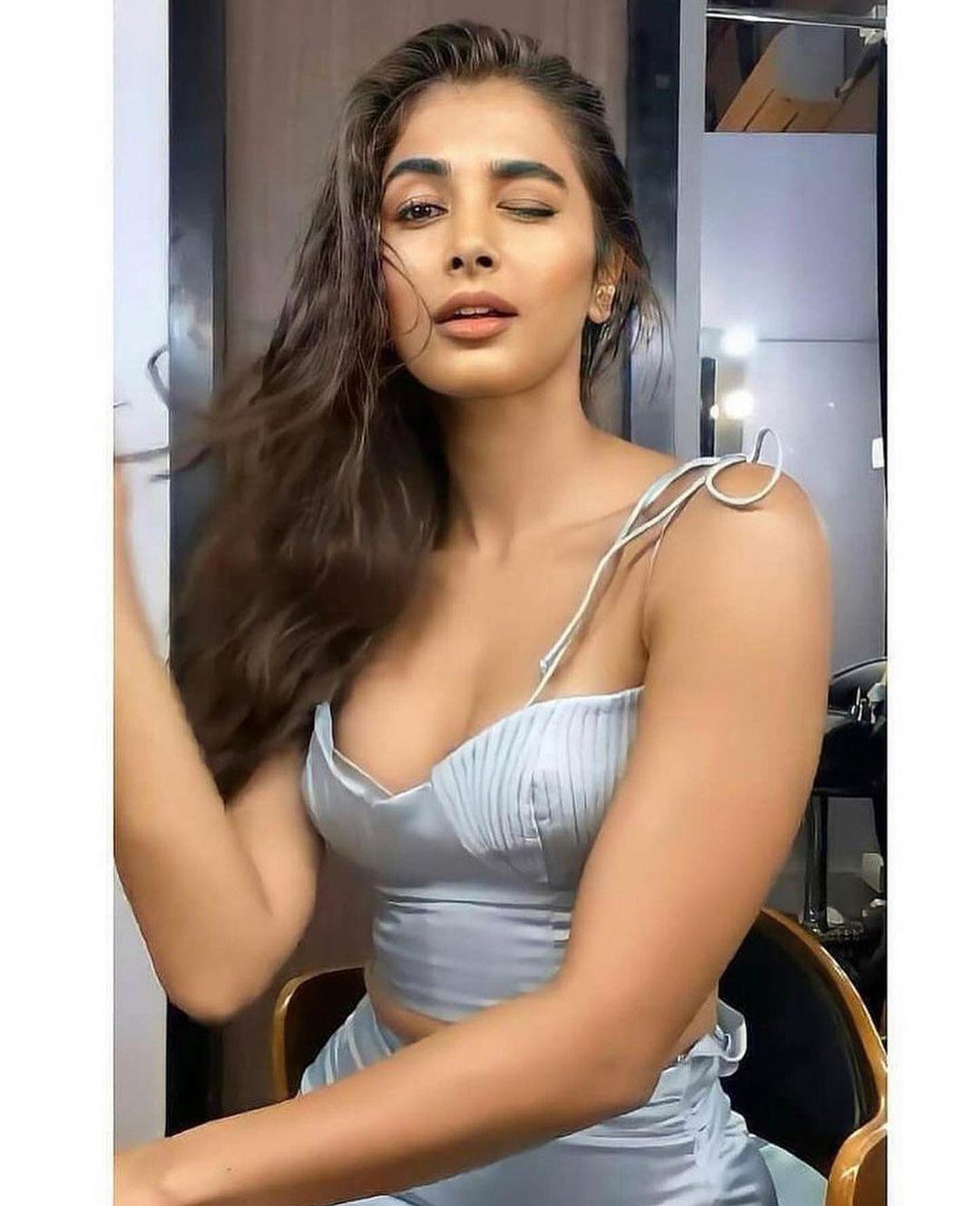 Pooja Hegde | Scrolller