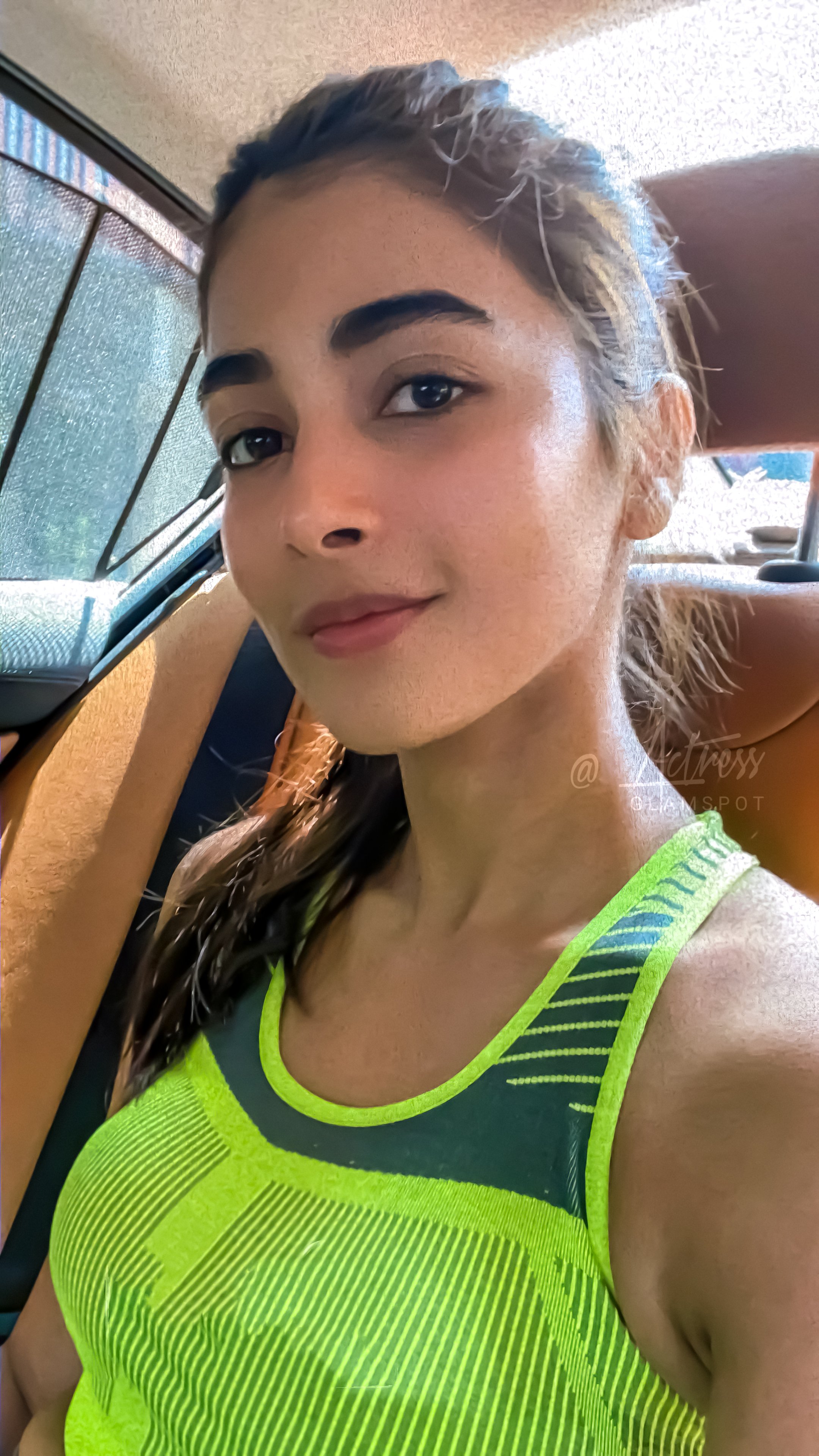 Pooja hegde gym loom | Scrolller