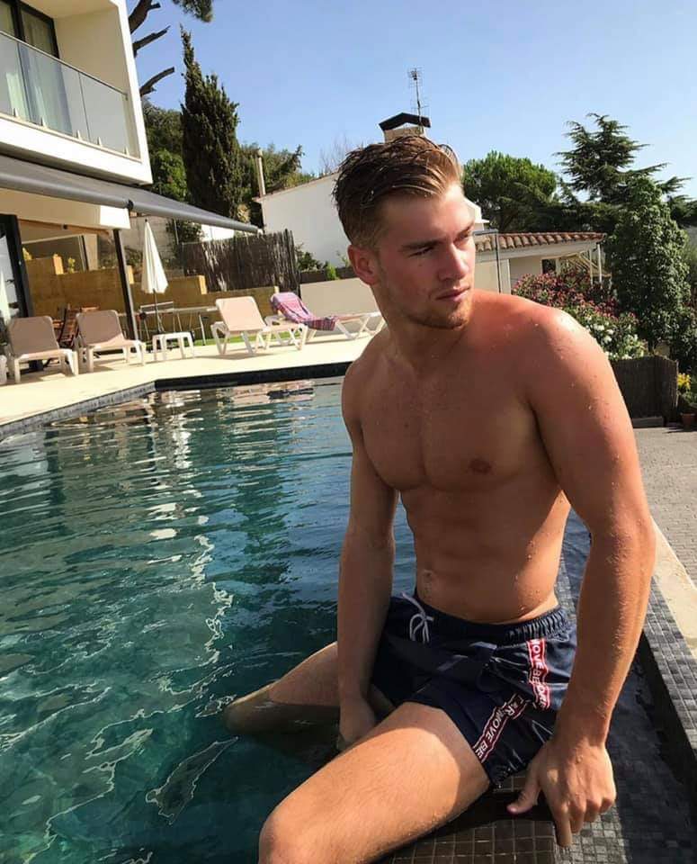 Pool Boy | Scrolller