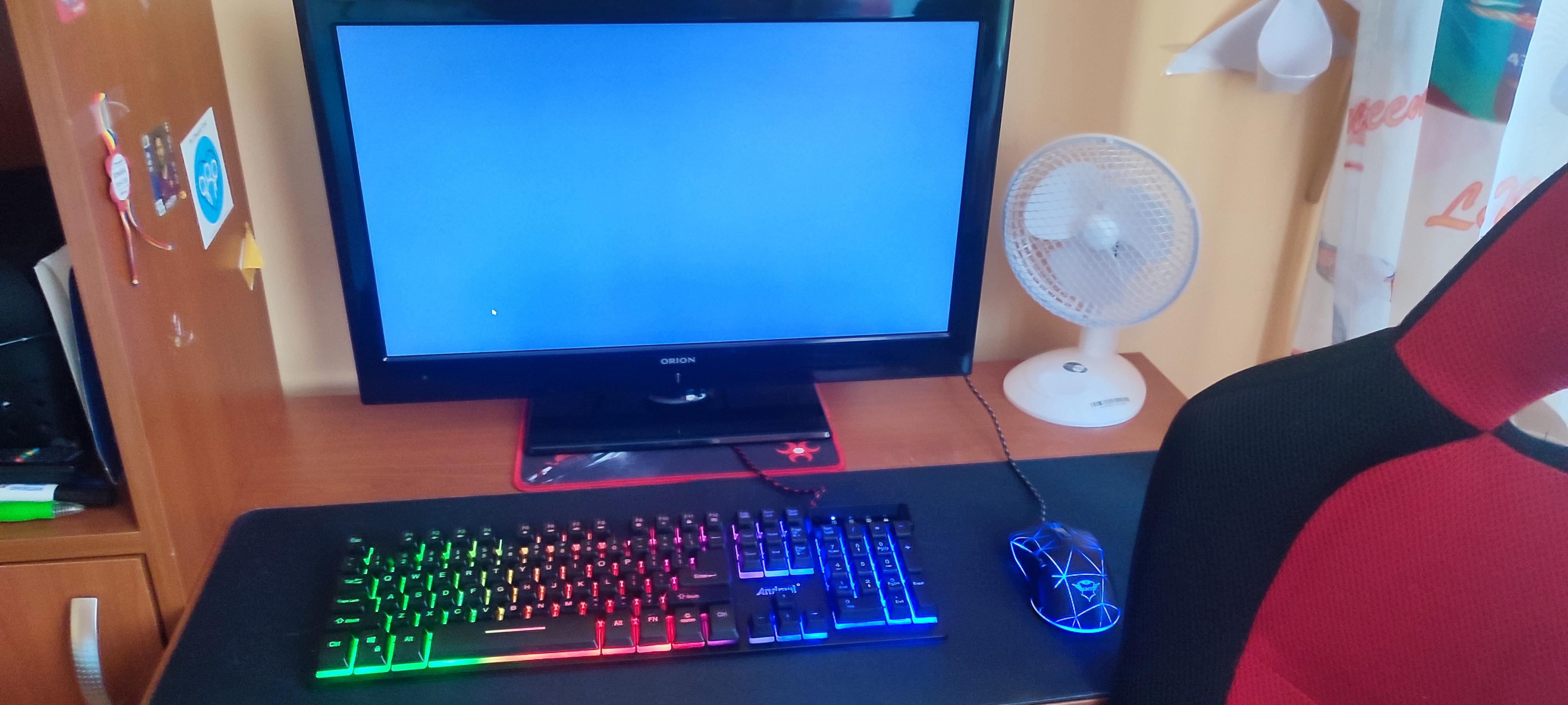 Poor gaming setup mk II | Scrolller