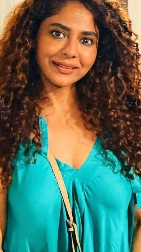 Poornima Indrajith | Scrolller