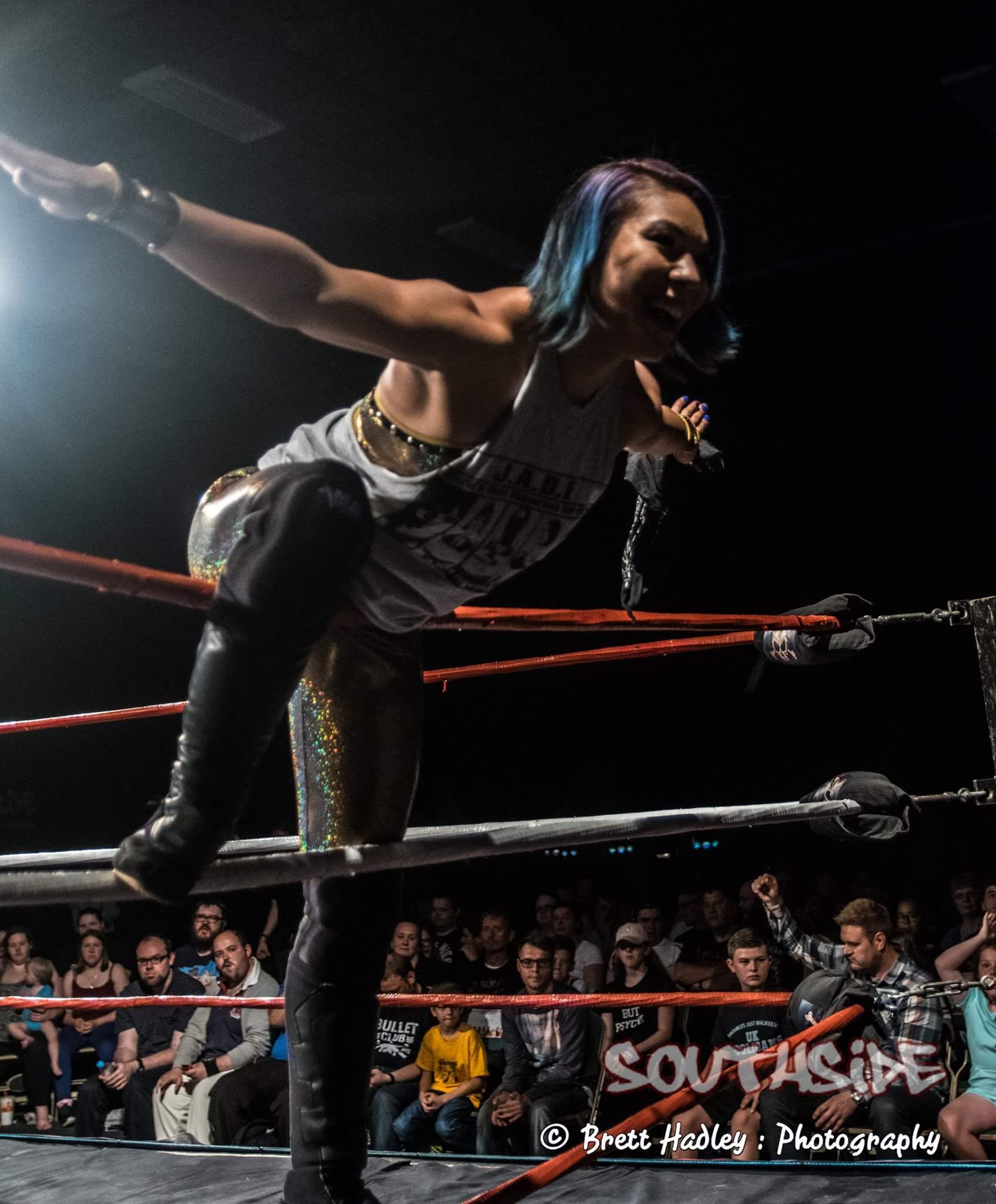 Pose on the ropes | Scrolller