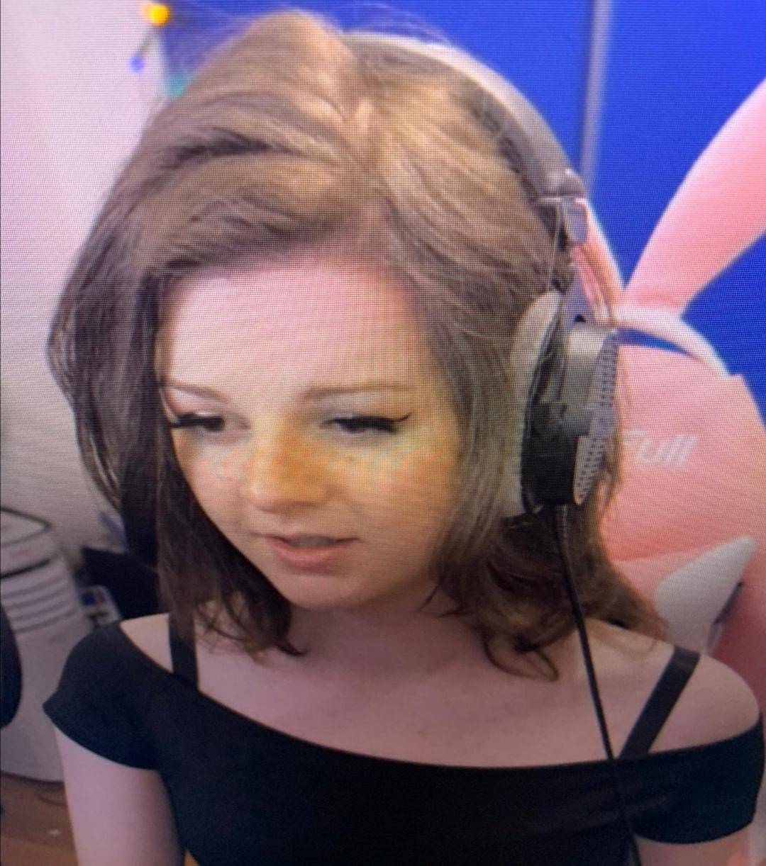 possible template for emote, Rose5head | Scrolller