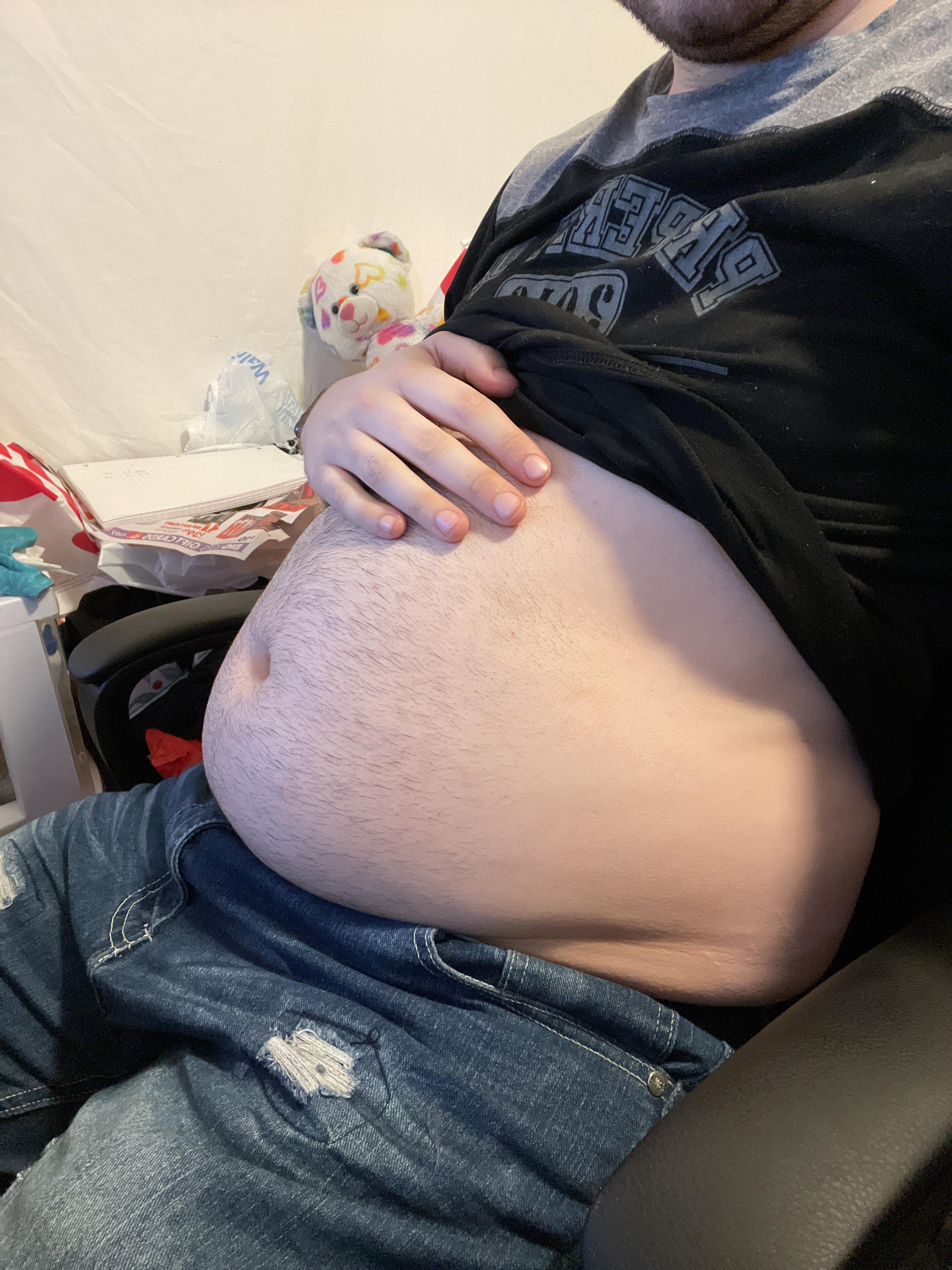 Post dinner belly. | Scrolller