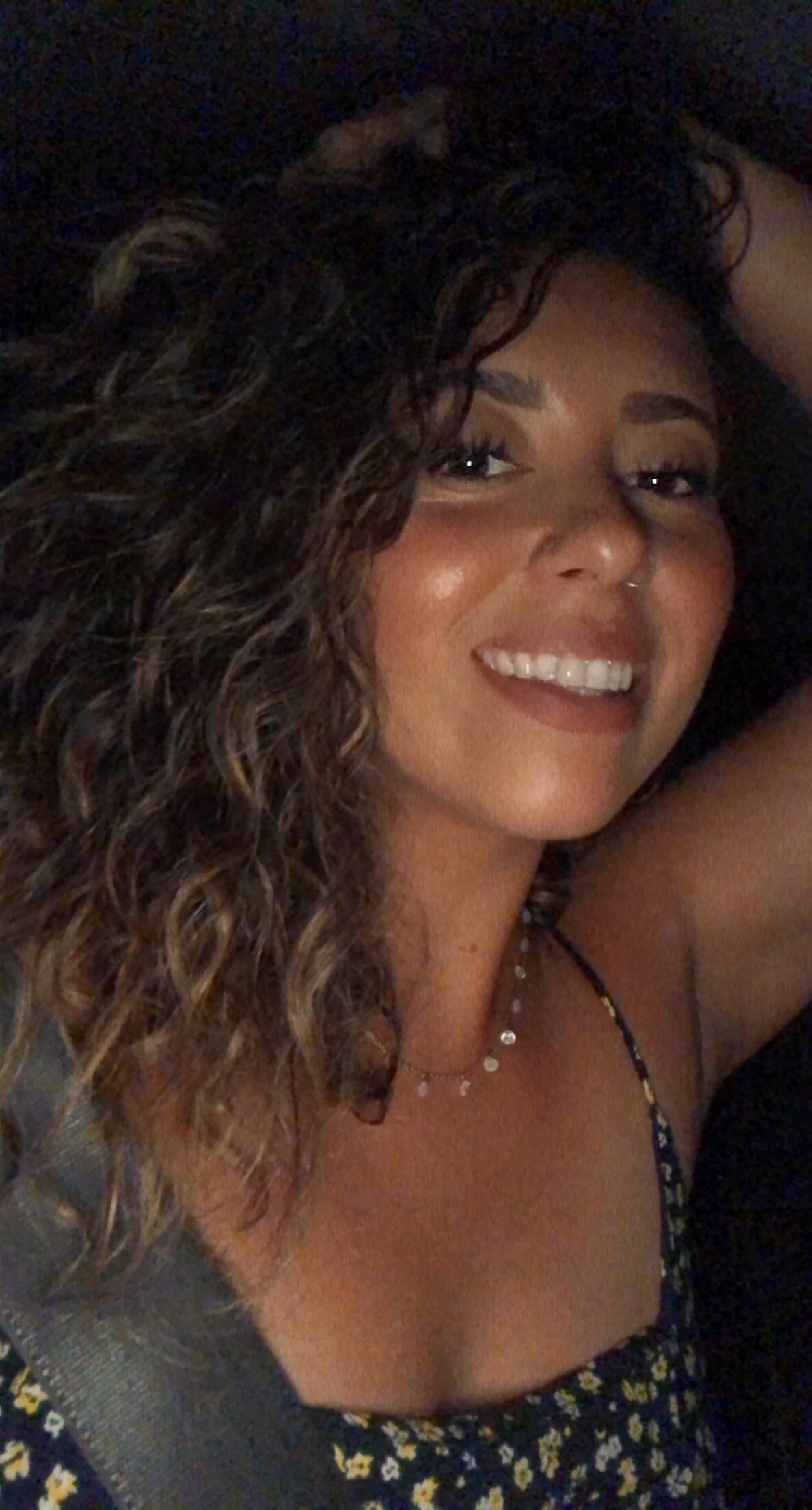 Post dinner date smiles🥰 (18+) | Scrolller