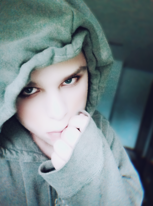 pov: i kiss you on the cheek and look at you like this, what do you do? | Scrolller