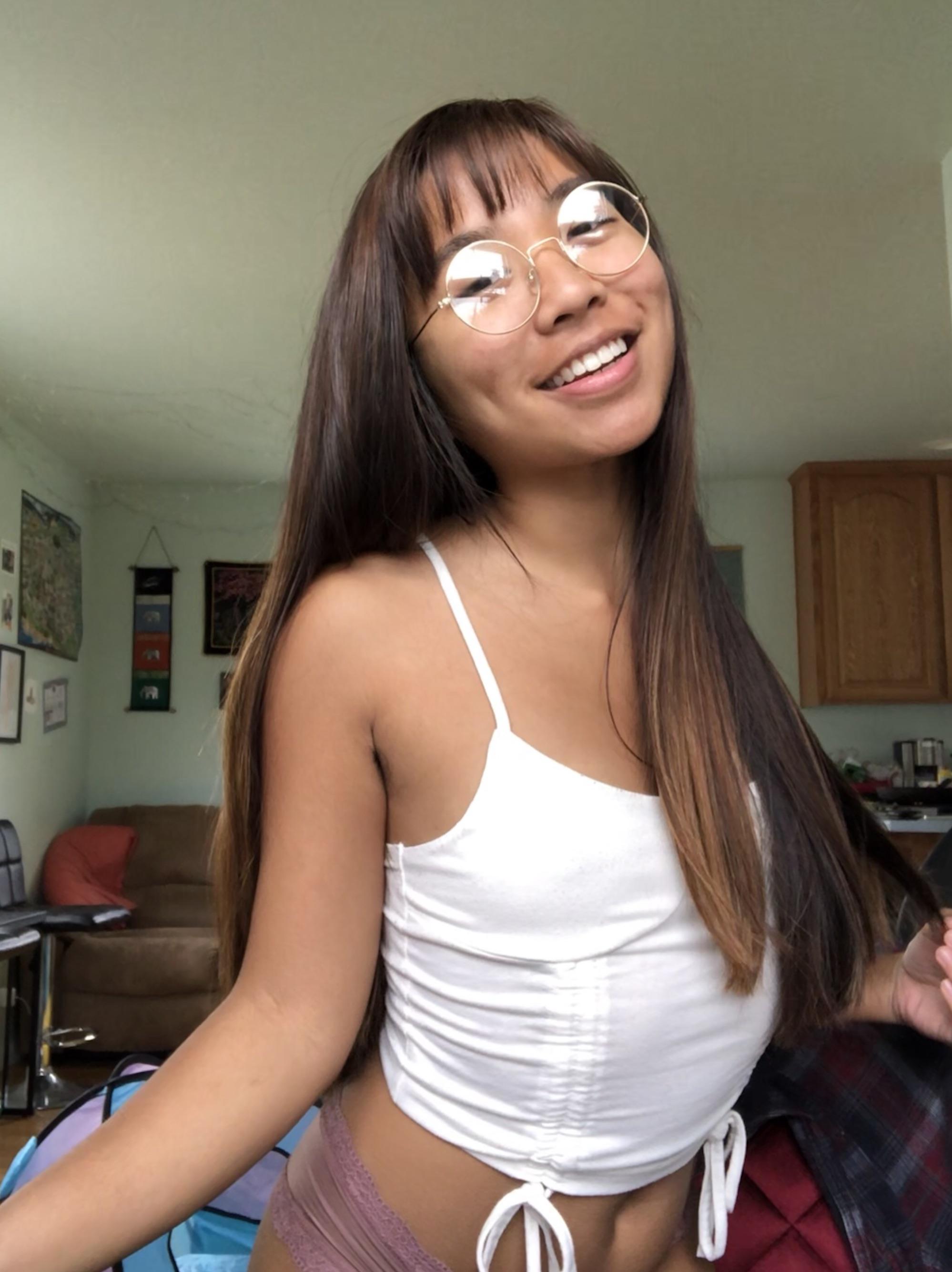 Small girl big smile🤪 | Scrolller