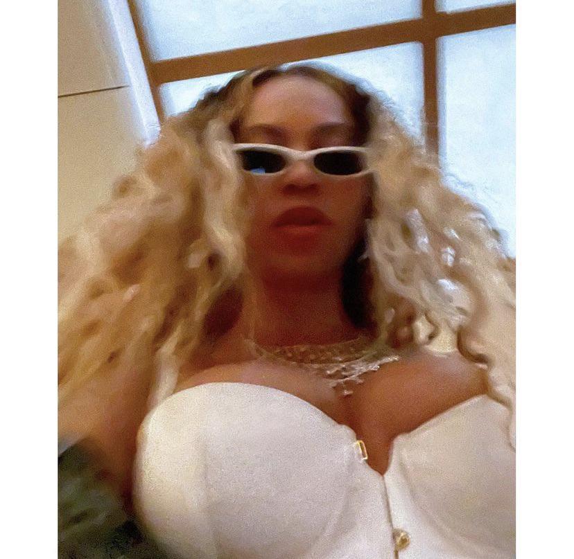 POV: you laying your head on Beyoncé’s lap | Scrolller