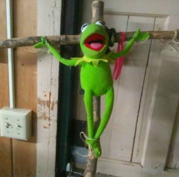 Praise him as our lord | Scrolller