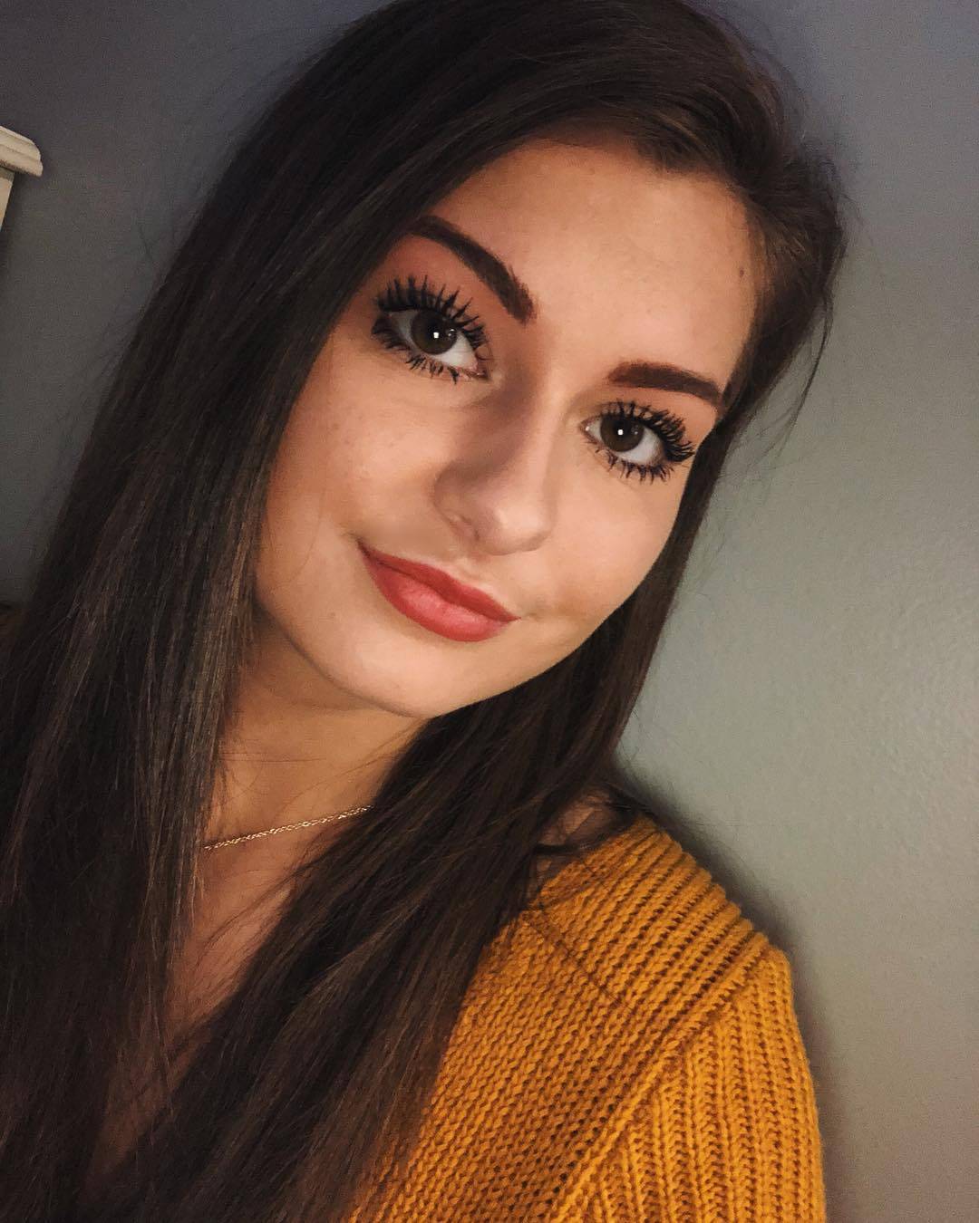 Pretty Brown | Scrolller