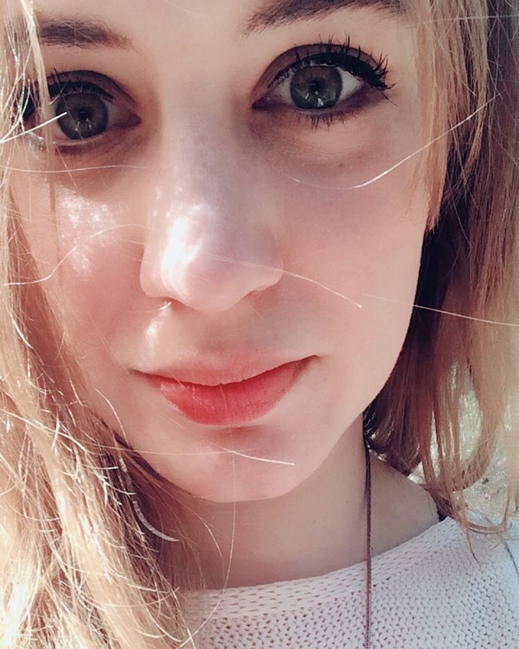 Pretty Face Scrolller