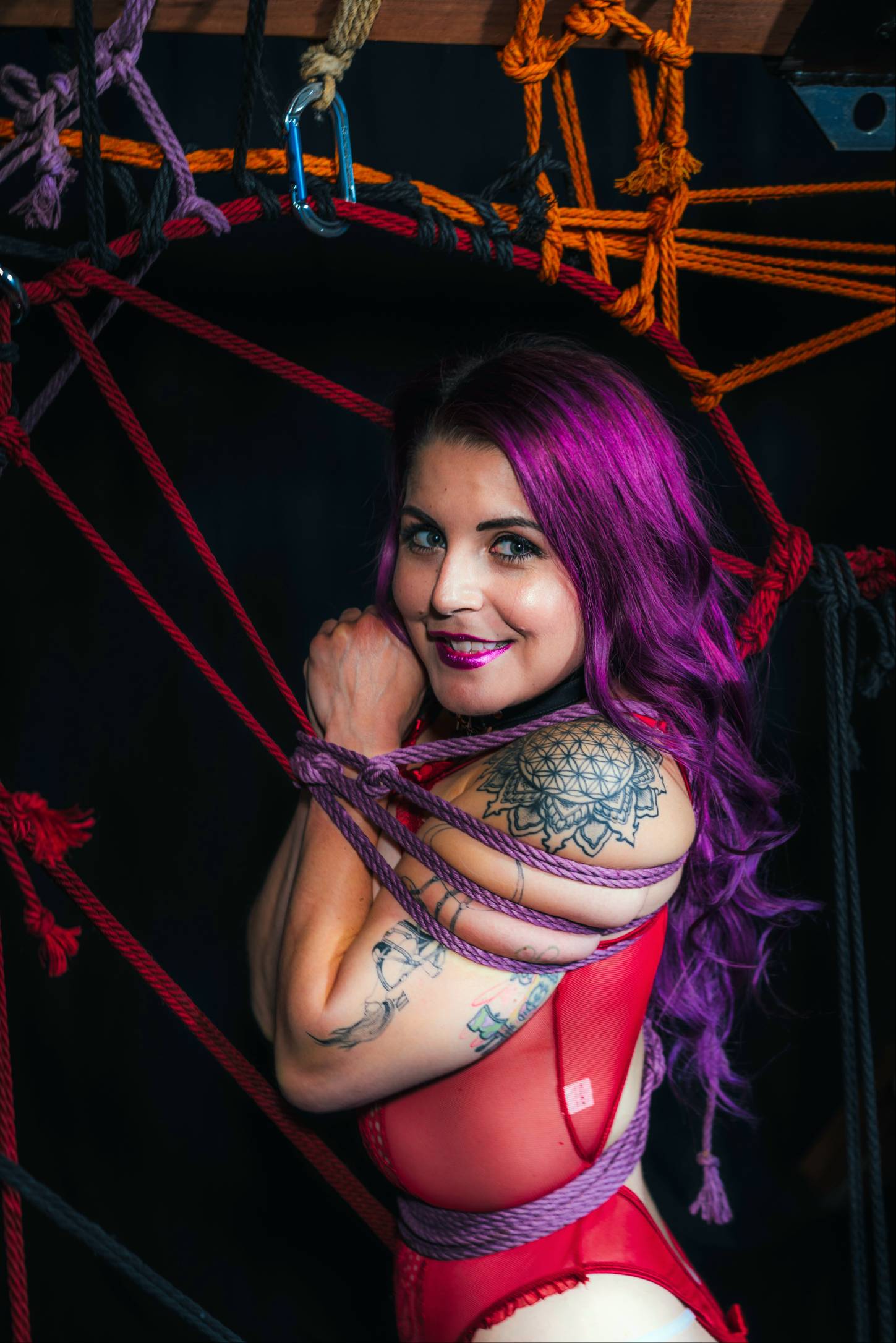 Pretty Girl + Rope = Perfect Valentine's Day! 💜 | Scrolller
