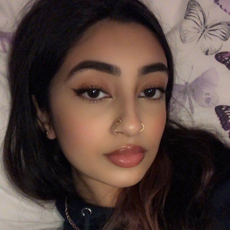 pretty lil face to nut on 🤤 | Scrolller