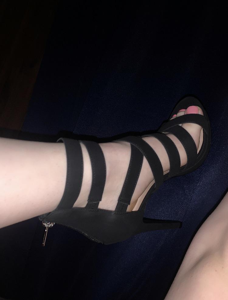 Pretty Pink Toes In 5” Stilettos Scrolller
