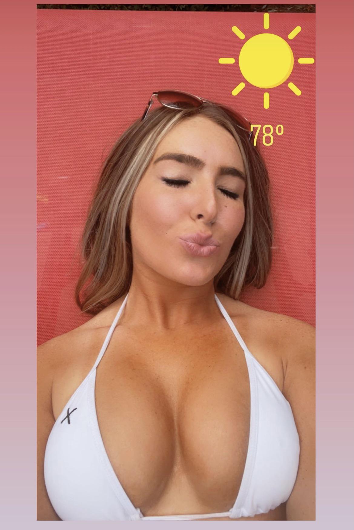 Pucker Up | Scrolller