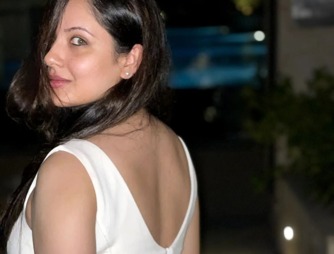 Puja Banerjee showing her Worth | Scrolller