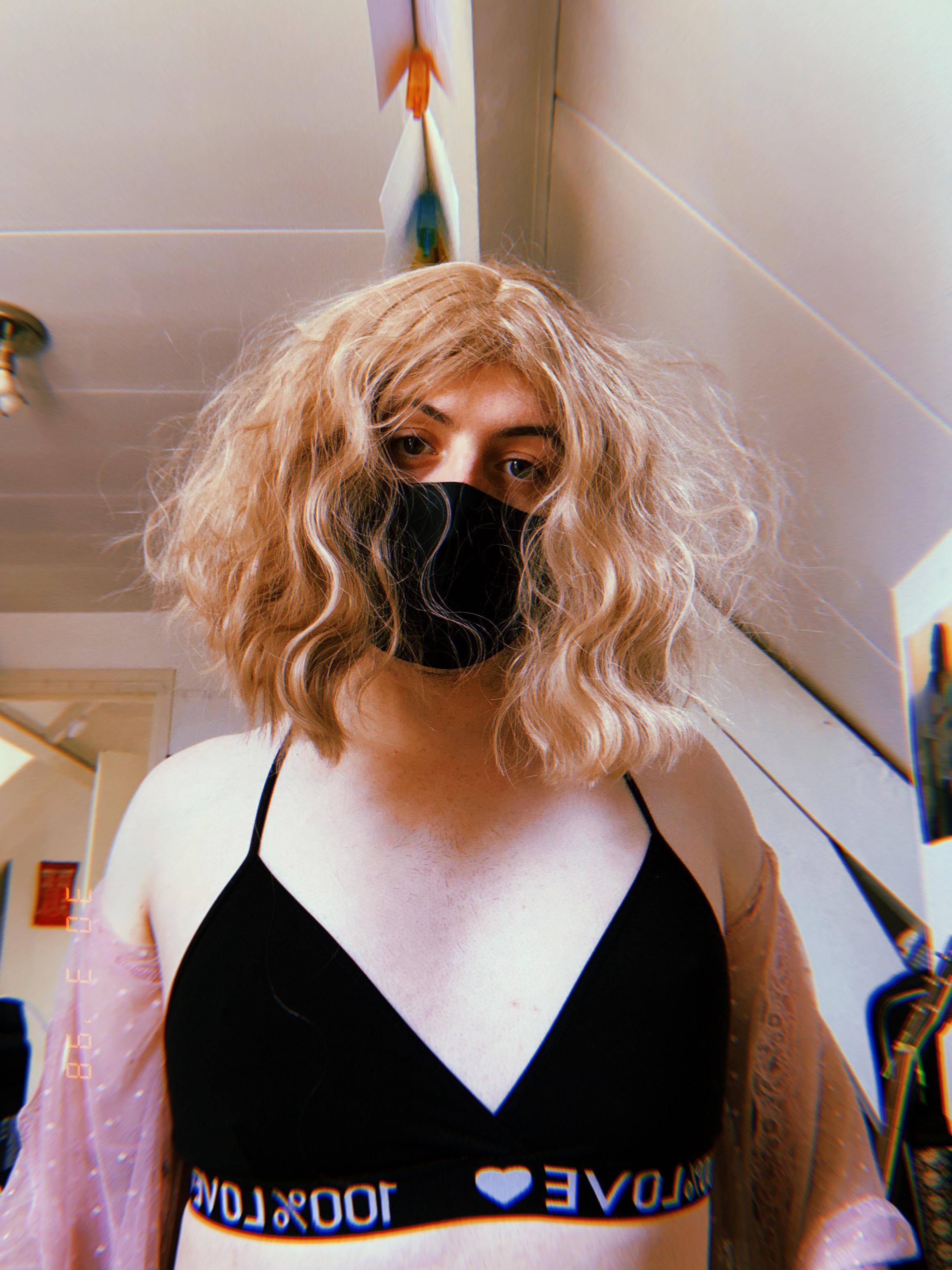 pull my hair and make me moan | Scrolller