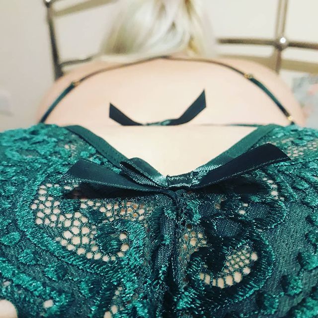 Pull Them To The Side!!! | Scrolller