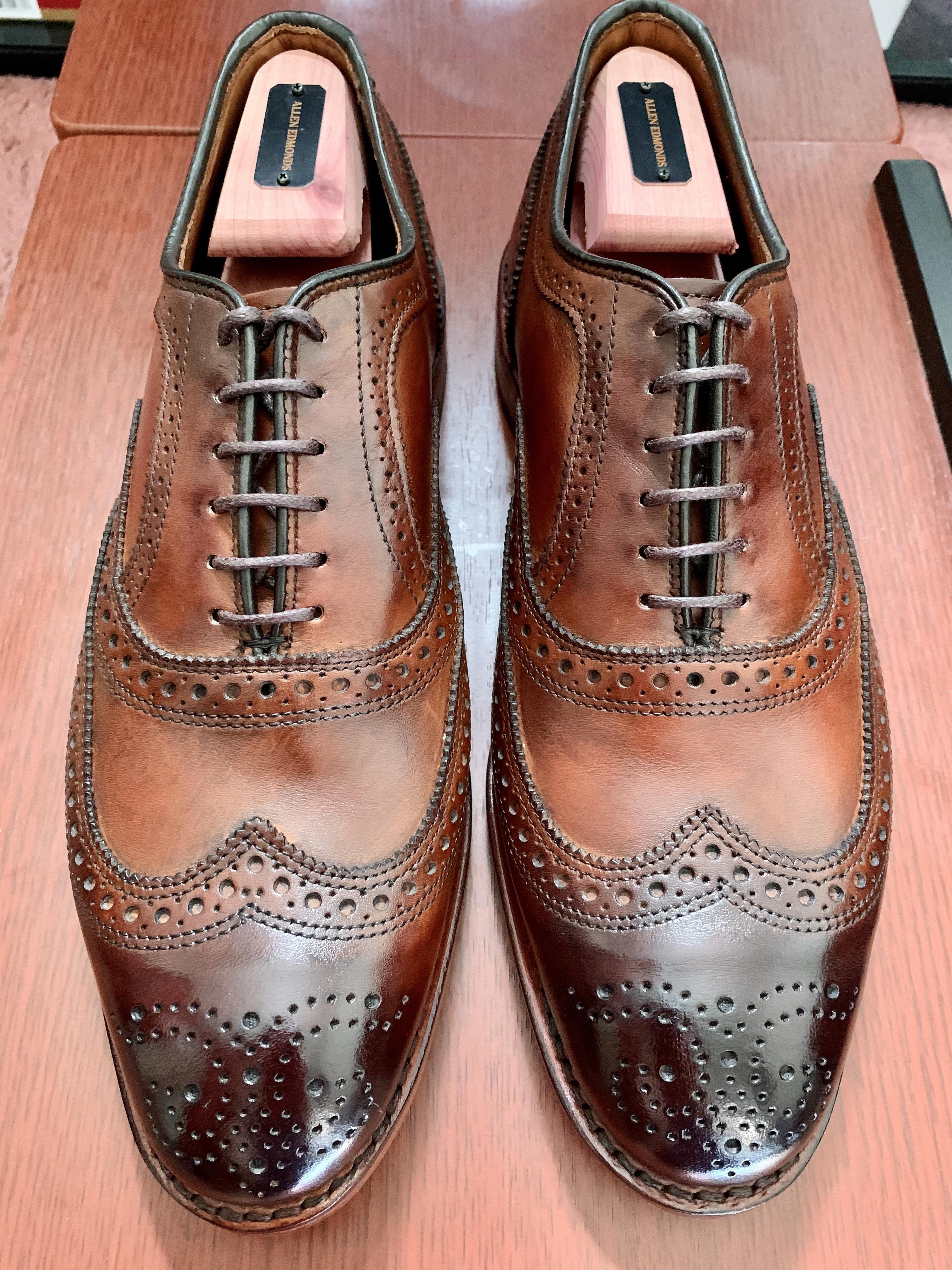 Put my first coat of wax on my new chili Mcallister wingtips. Cant wait to break these beauties ...
