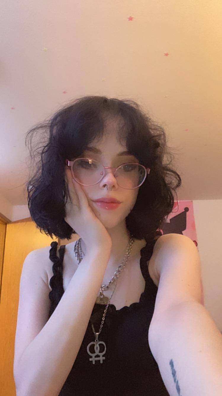 Puts a spell on you (over 18) | Scrolller